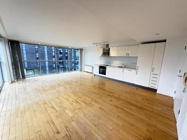 2 bedroom apartment for sale in South Hall Street, Salford, M5