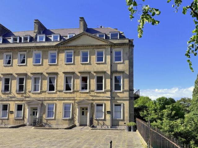 2 bedroom apartment for sale in South Parade, Bath, BA2