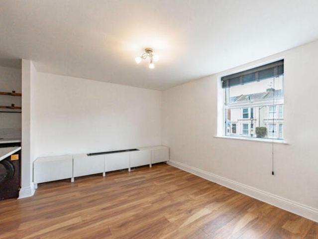 2 bedroom apartment for sale in South Parade, Southsea, PO5