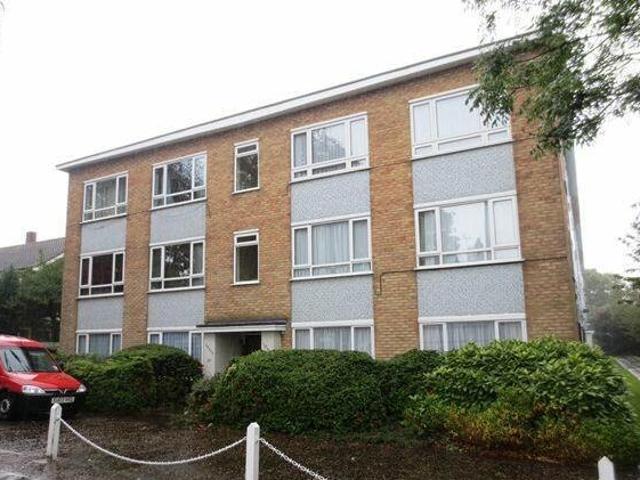 2 Bedroom Apartment For Sale In Southbourne Grove, Westcliff On Sea