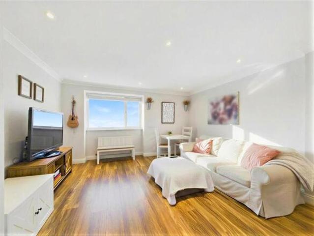 2 bedroom apartment for sale in Southbourne Road, Southbourne, Bournemouth, Dorset, BH6