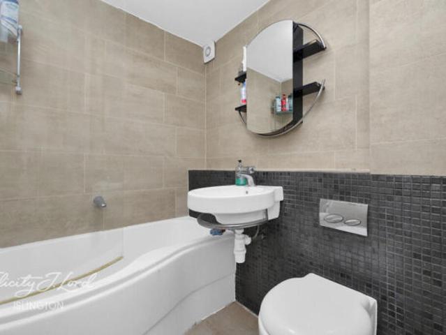 2 bedroom apartment for sale in Southgate Road, LONDON, N1