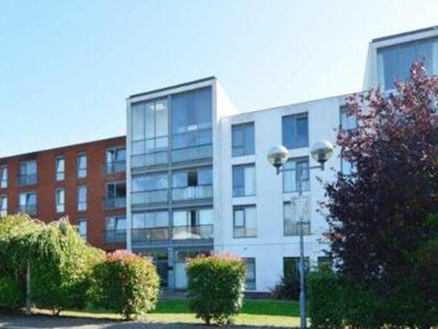 2 Bedroom Apartment For Sale In Southend on sea, Essex