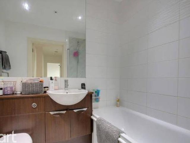 2 bedroom apartment for sale in Southernhay Basildon SS14