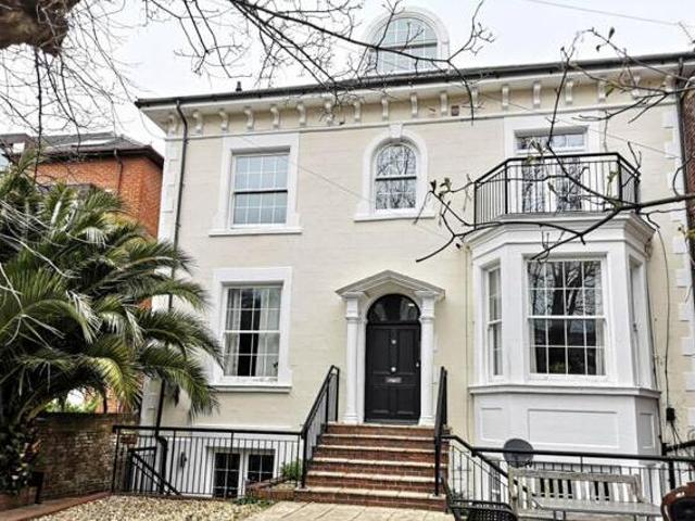 2 Bedroom Apartment For Sale In Southsea, Hampshire