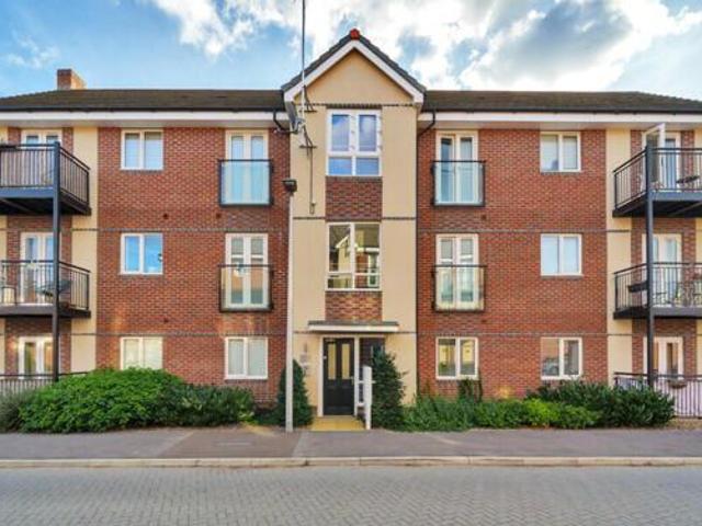 2 Bedroom Apartment For Sale In Spencers Wood
