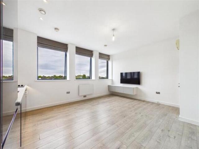 2 bedroom apartment for sale in Springfield Road, Chelmsford, Essex, CM2