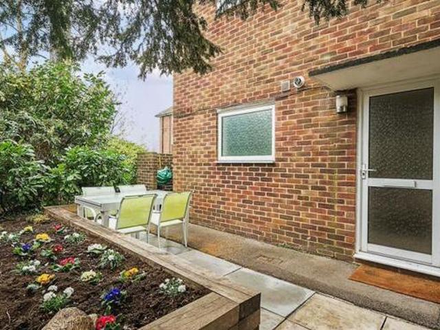 2 Bedroom Apartment For Sale In Twyford