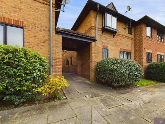 2 Bedroom Apartment For Sale In Twyford