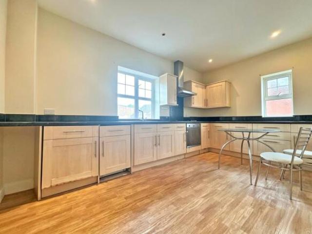 2 bedroom flat for sale in Tettenhall Gate, Wolverhampton, WV3