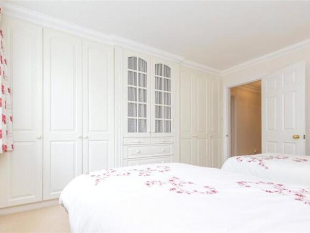 2 bedroom apartment for sale in The Avenue, Branksome Park, Poole, BH13