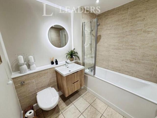 2 bedroom apartment for sale in The Canalside, Gunwharf Quays, Portsmouth, PO1