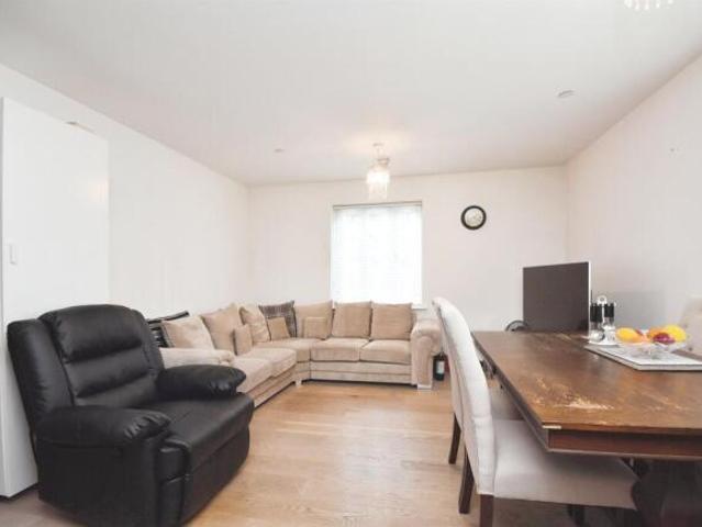 2 bedroom apartment for sale in The Causeway, Great Baddow, Chelmsford, CM2