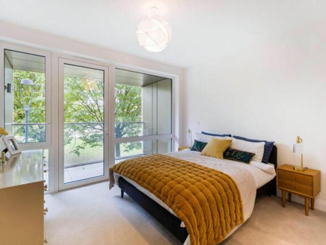 2 bedroom apartment for sale in The Claves, Mill Hill, NW7
