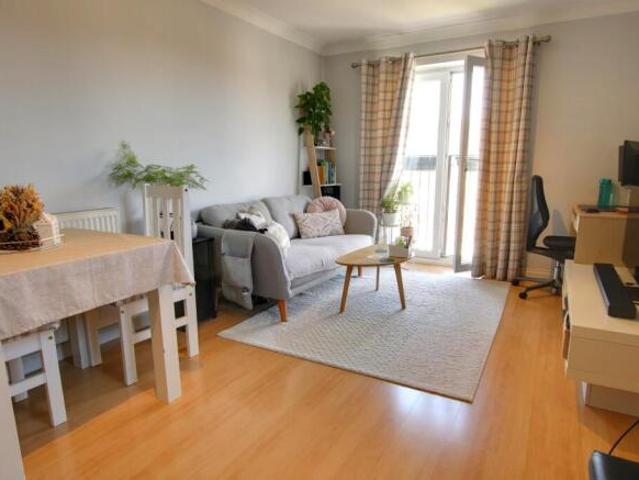 2 bedroom apartment for sale in The Dell, Southampton, SO15