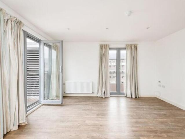 2 bedroom apartment for sale in The Docks, Gloucester, GL1