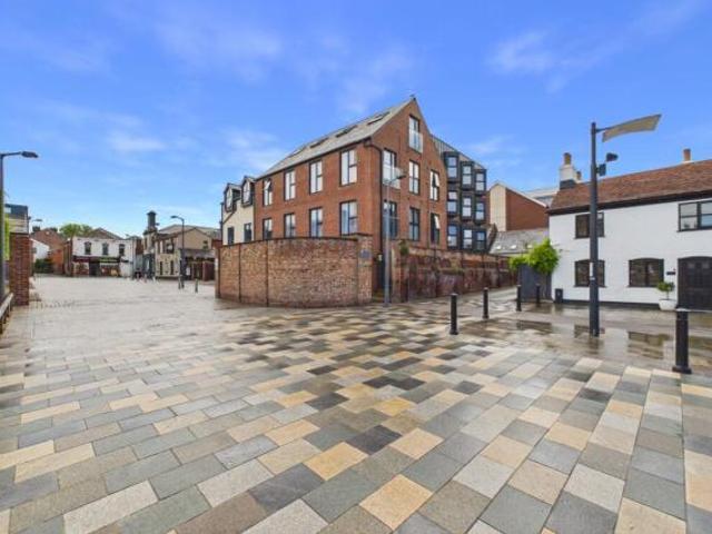 2 bedroom apartment for sale in The Docks, Mariners Court, GL1