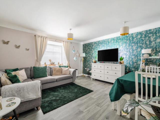 2 bedroom apartment for sale in The Hollies, Mapledurwell, Basingstoke, RG24