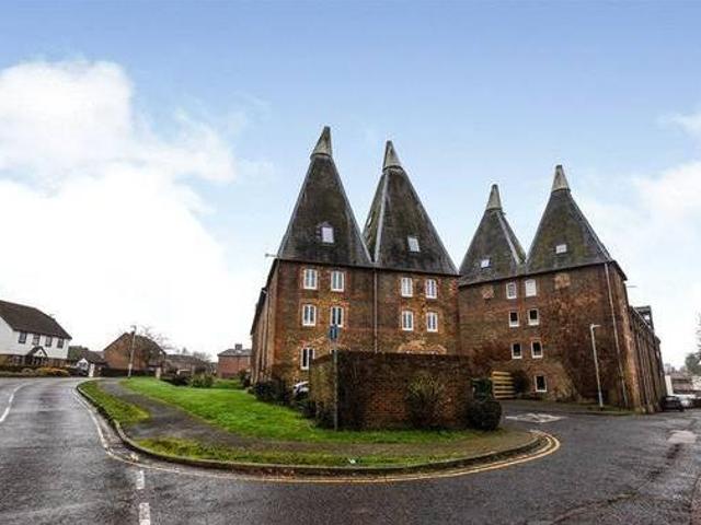 2 bedroom apartment for sale in The Maltings Carpenters Lane Hadlow TN11