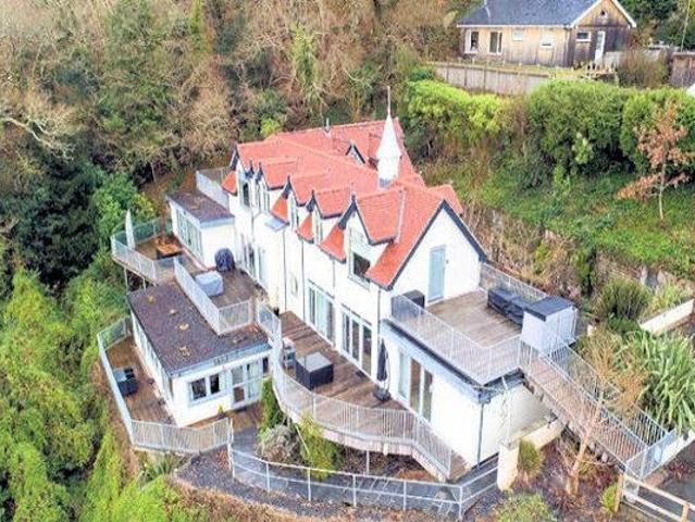 2 Bedroom Apartment For Sale In The Old Stables, Aberdyfi