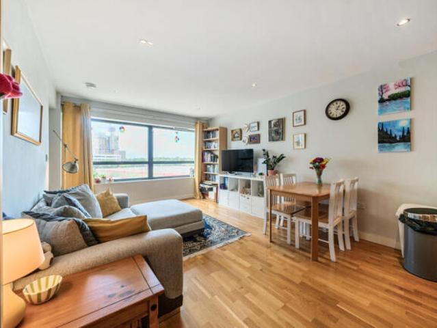 2 bedroom apartment for sale in The Quays, Salford, Greater Manchester, M50