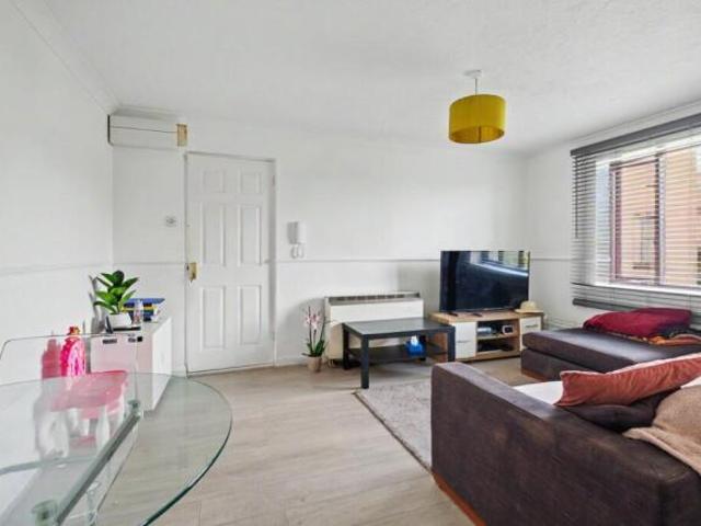2 bedroom apartment for sale in The Ray, Springfield, Chelmsford, CM1