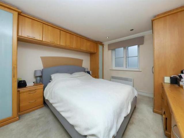 2 bedroom apartment for sale in Thorney Mill Road, West Drayton, UB7