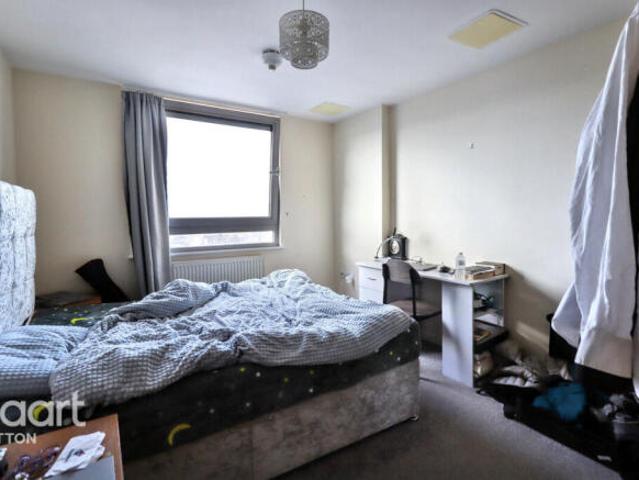 2 bedroom apartment for sale in Throwley Way, SUTTON, SM1