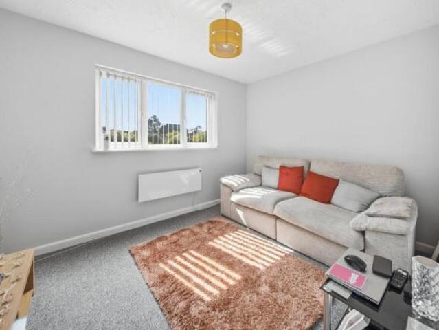2 bedroom apartment for sale in Tintern Avenue, Worcester, WR3
