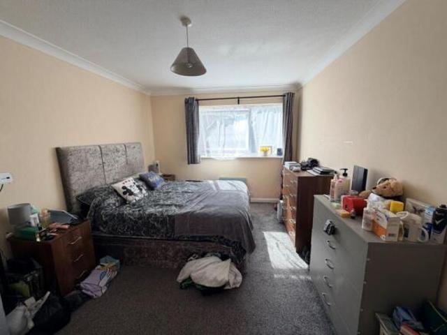 2 bedroom apartment for sale in Tithe Court, Slough, SL3