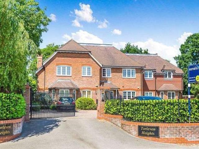 2 bedroom apartment for sale in Torleven Heights Forest Road Binfield RG42