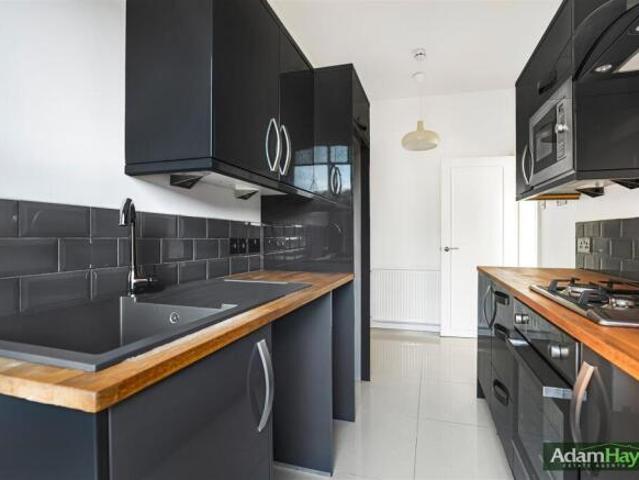 2 bedroom apartment for sale in Torrington Park, North Finchley, N12