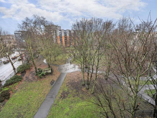2 bedroom apartment for sale in Tower Bridge Road, London, SE1