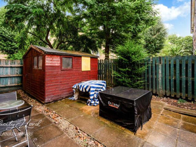 2 bedroom apartment for sale in Triton House, Cahir Street, London, E14