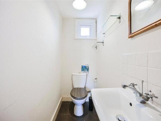 2 bedroom apartment for sale in Truro Road, Wood Green, London, N22