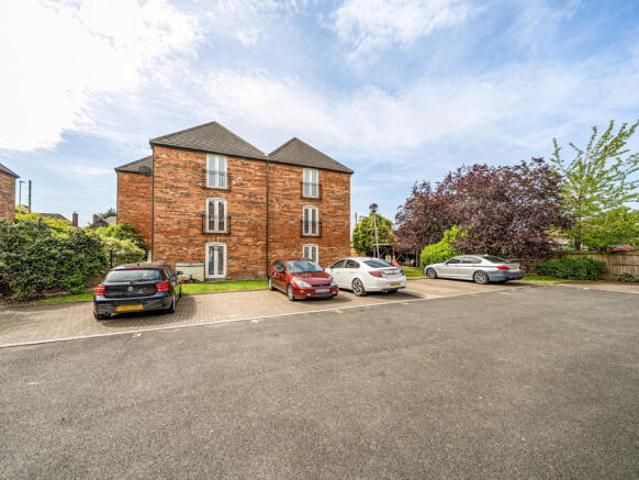 2 bedroom apartment for sale in Vestry Gardens, Gloucester, Gloucestershire, GL4
