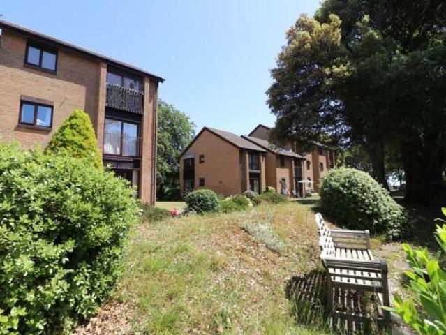 2 bedroom apartment for sale in Victoria Road, Netley Abbey, SO31