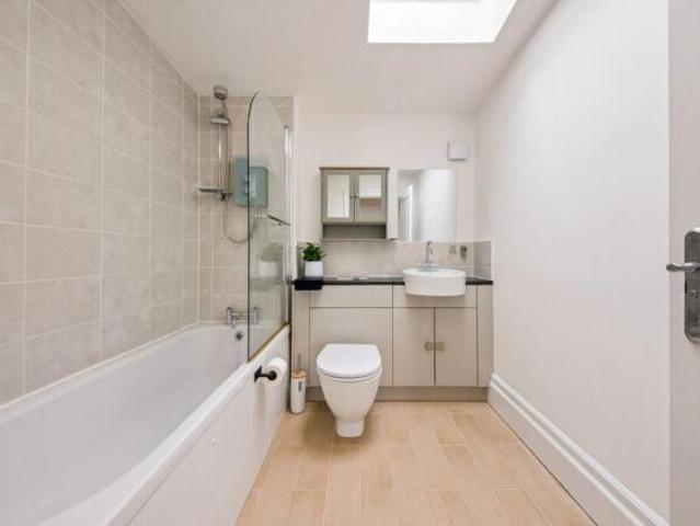 2 bedroom apartment for sale in Viewmount Drive, Maryhill, Glasgow, G20