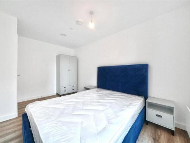 2 bedroom apartment for sale in Viva Court, Kimpton Road, Luton, LU2