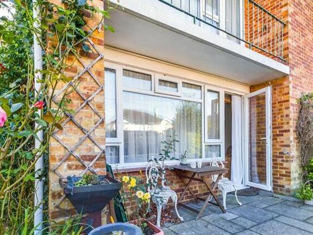 2 Bedroom Apartment For Sale In Walkford, Christchurch