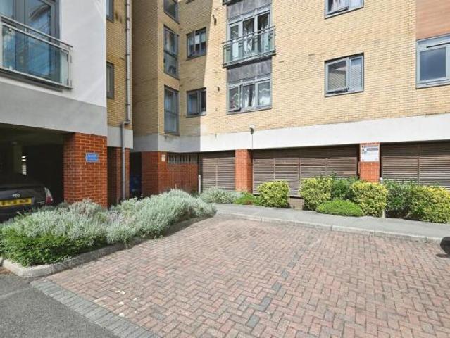 2 bedroom apartment for sale in Wallis Place, Hart Street, Maidstone, ME16