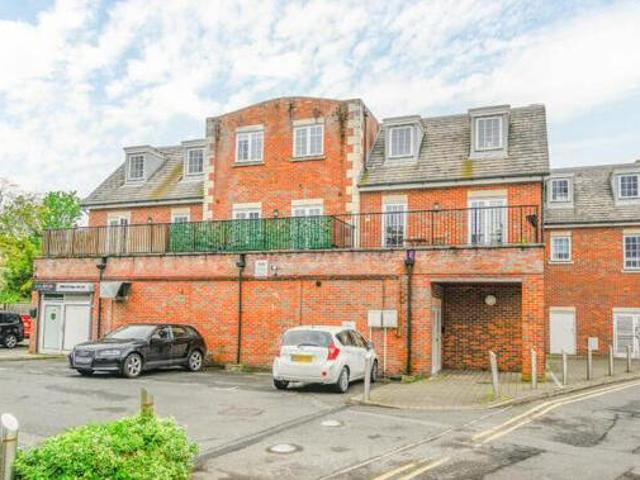 2 Bedroom Apartment For Sale In Walton on thames