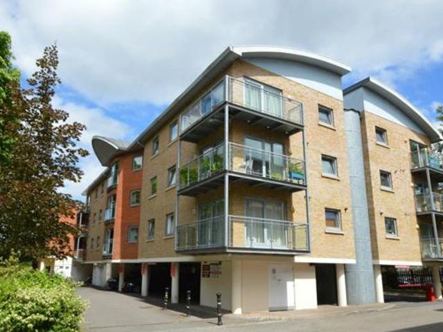 2 Bedroom Apartment For Sale In Walton on thames