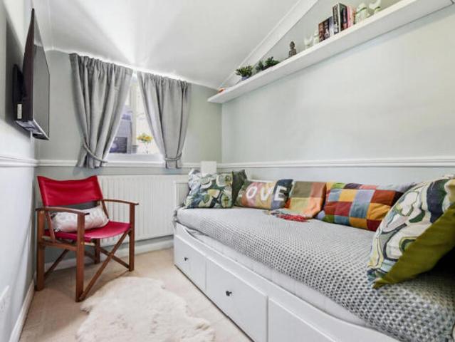 2 bedroom apartment for sale in Warrior Square North, Southend on sea, SS1 2, SS1