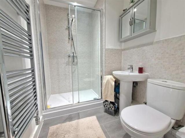 2 bedroom apartment for sale in Warwick Avenue, Bedford, MK40