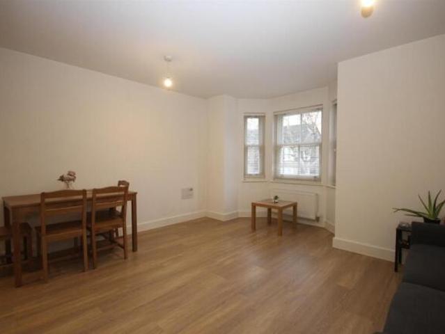 2 bedroom apartment for sale in Warwick Avenue, Bedford, MK40