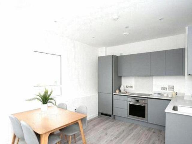 2 Bedroom Apartment For Sale In Watford, Hertfordshire