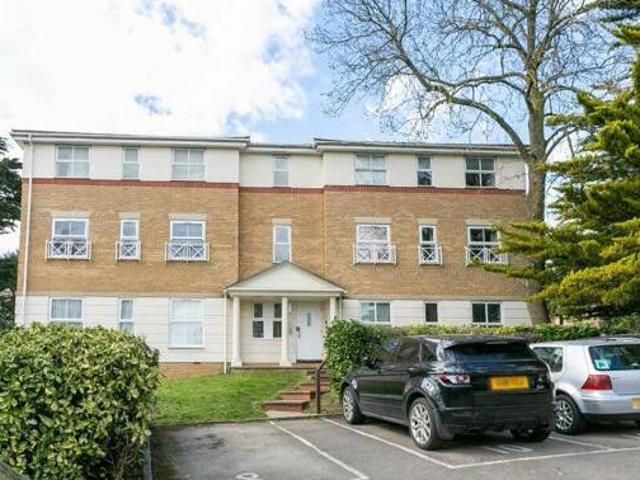 2 Bedroom Apartment For Sale In Watford, Hertfordshire