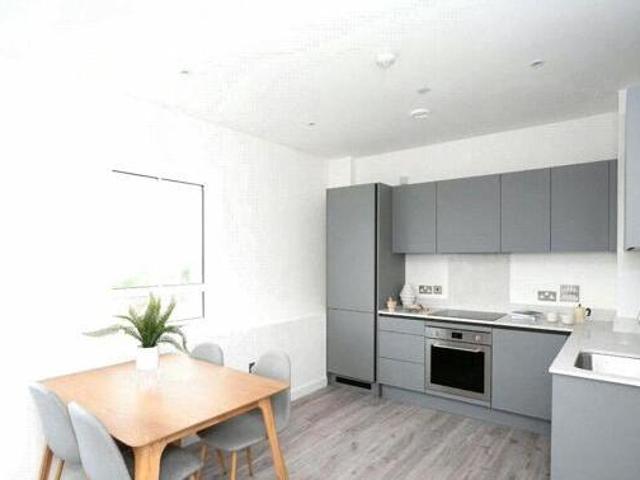 2 Bedroom Apartment For Sale In Watford, Hertfordshire