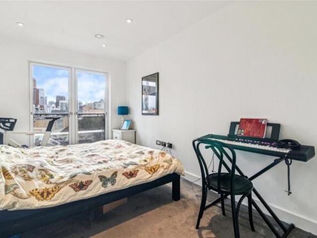 2 bedroom apartment for sale in Wenlock Road, London, N1
